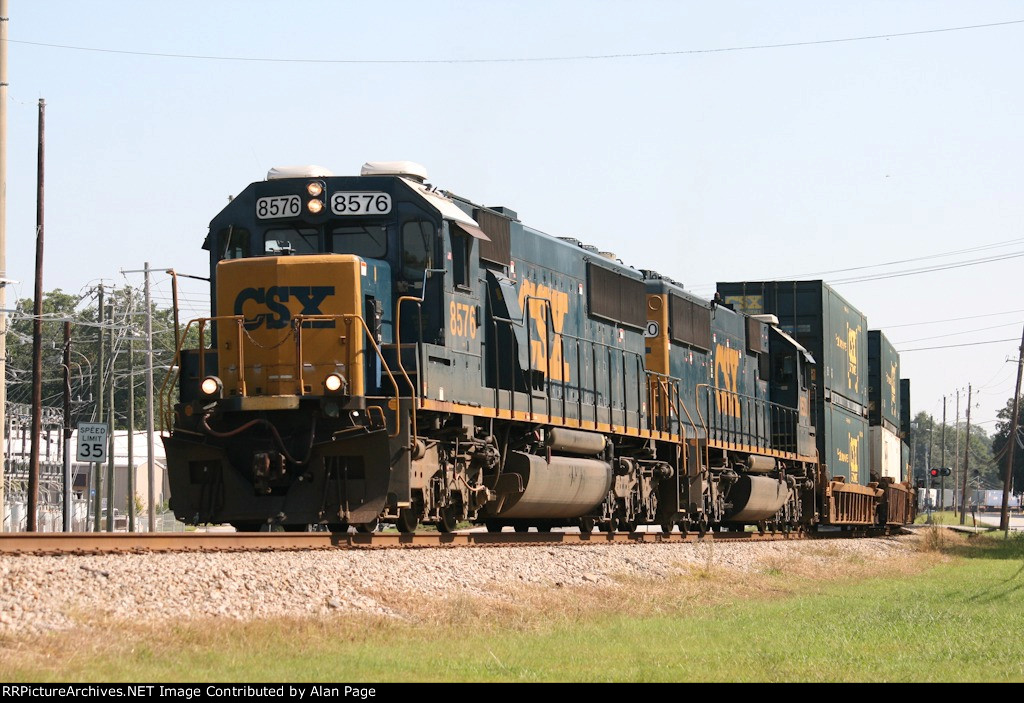 CSX SD50-2's 8576 and 8520